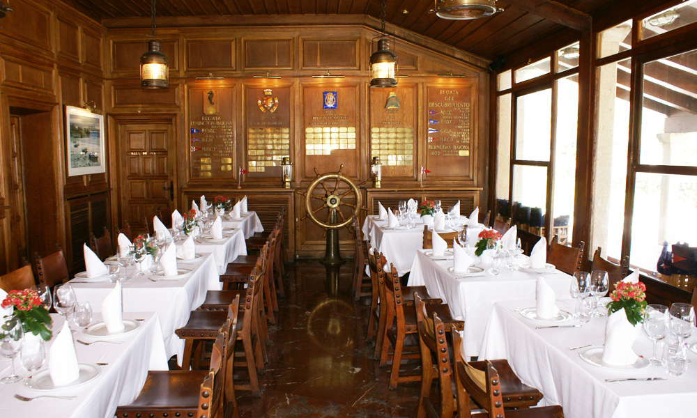 Monte Real Club de Yates · Baiona · Marina · Amarres